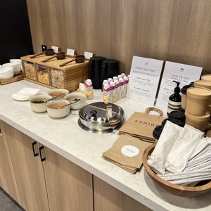 PORTER AIRPORT LOUNGE - Updated January 2026 - 54 Photos & 56 Reviews ...