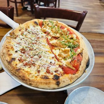 BOOTLEGGERS PIZZA PARLOR - Updated August 2025 - 186 Photos & 247 ...