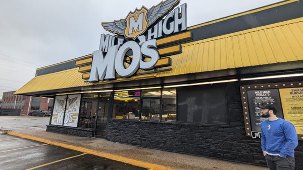 MILE HIGH MO’S - FIRST CLASS FOOD - Updated October 2025 - 53 Photos ...