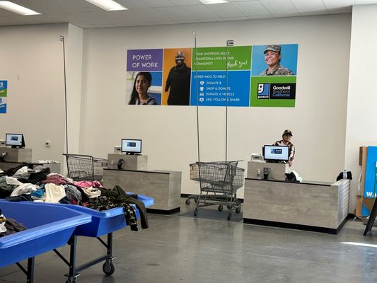 GOODWILL SOCAL RIVERSIDE WAREHOUSE CLEARANCE CENTER - Updated October ...