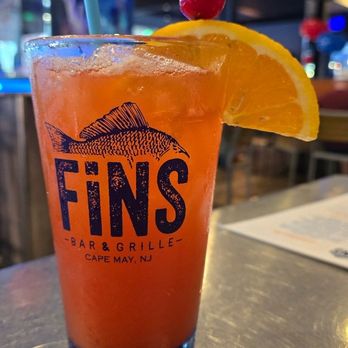 FINS BAR & GRILLE - Updated December 2025 - 511 Photos & 490 Reviews ...