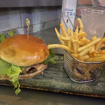 LOUD BURGER - Updated January 2026 - 297 Photos & 355 Reviews - 22497 ...