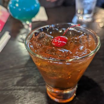 RED ROBIN GOURMET BURGERS AND BREWS - Updated November 2024 - 487 ...