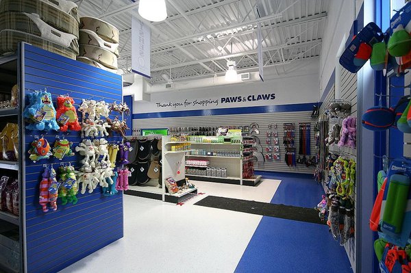 PAWS AND CLAWS - Updated October 2025 - 1721 Bayview Avenue, Toronto ...