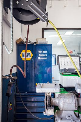 BOB’S SERVICE CENTER - Updated January 2025 - 68 Photos & 31 Reviews ...