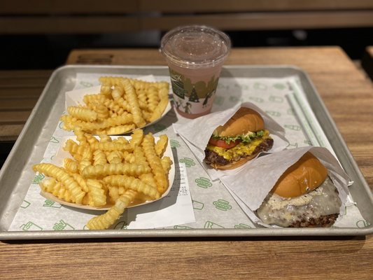 SHAKE SHACK NEWBURY STREET - Updated October 2025 - 464 Photos & 471 ...