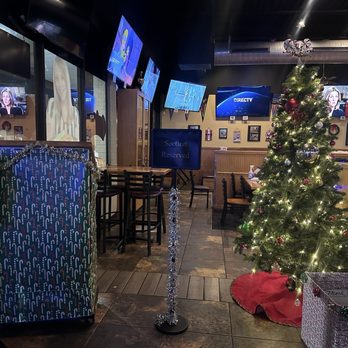 AJ GATORS SPORTS BAR & GRILL - Updated June 2026 - 149 Photos & 124 ...
