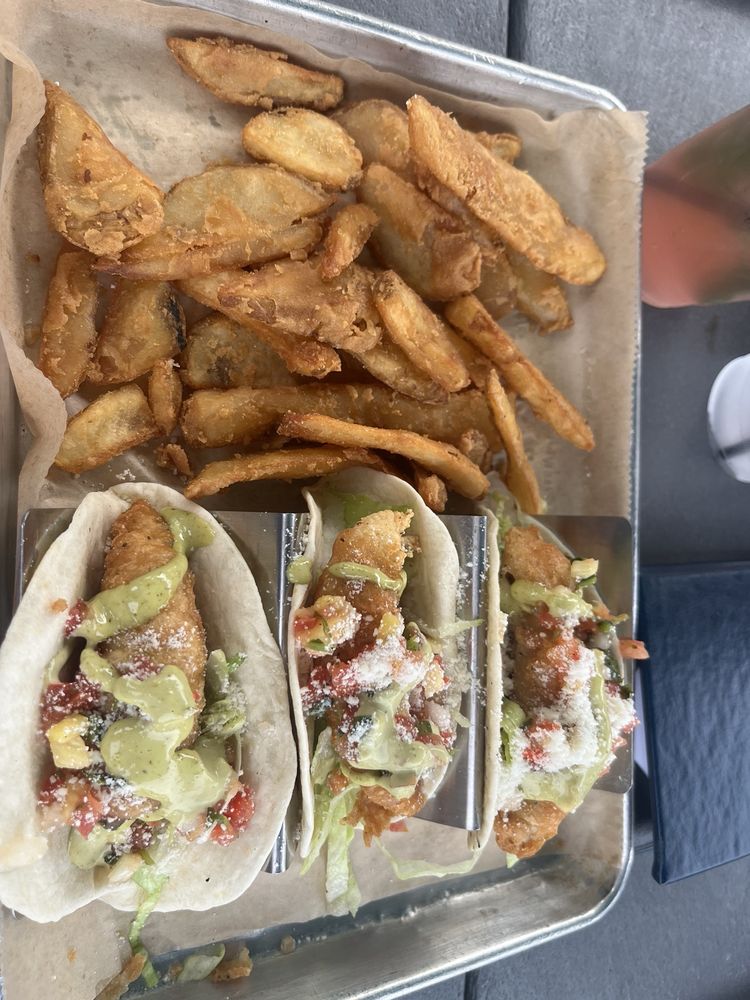TOWNE TAVERN AND TREEHOUSE - Updated September 2025 - 98 Photos & 111 ...