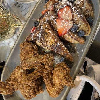 TABLE 22 - Updated March 2025 - 186 Photos & 100 Reviews - 4924 E Busch Blvd, Tampa, Florida ...