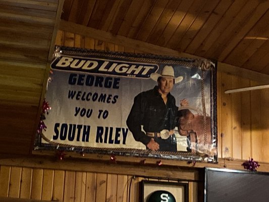 SOUTH RILEY TAVERN - Updated October 2024 - 28 Photos & 42 Reviews ...