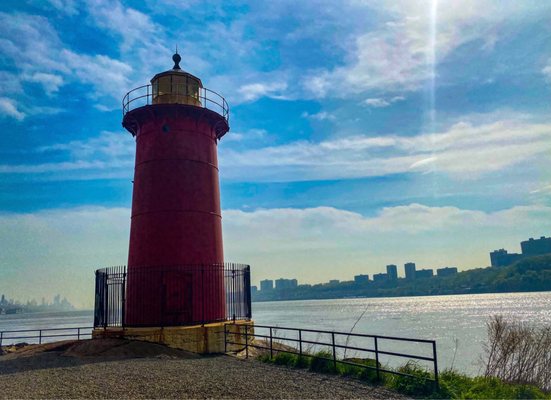 THE LITTLE RED LIGHTHOUSE - Updated November 2025 - 156 Photos & 42 ...