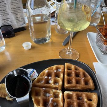 22 WEST TAP AND GRILL - Updated November 2025 - 485 Photos - 558 ...