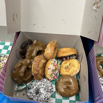 GOLDEN GATE DONUTS - Updated April 2025 - 115 Photos & 199 Reviews ...