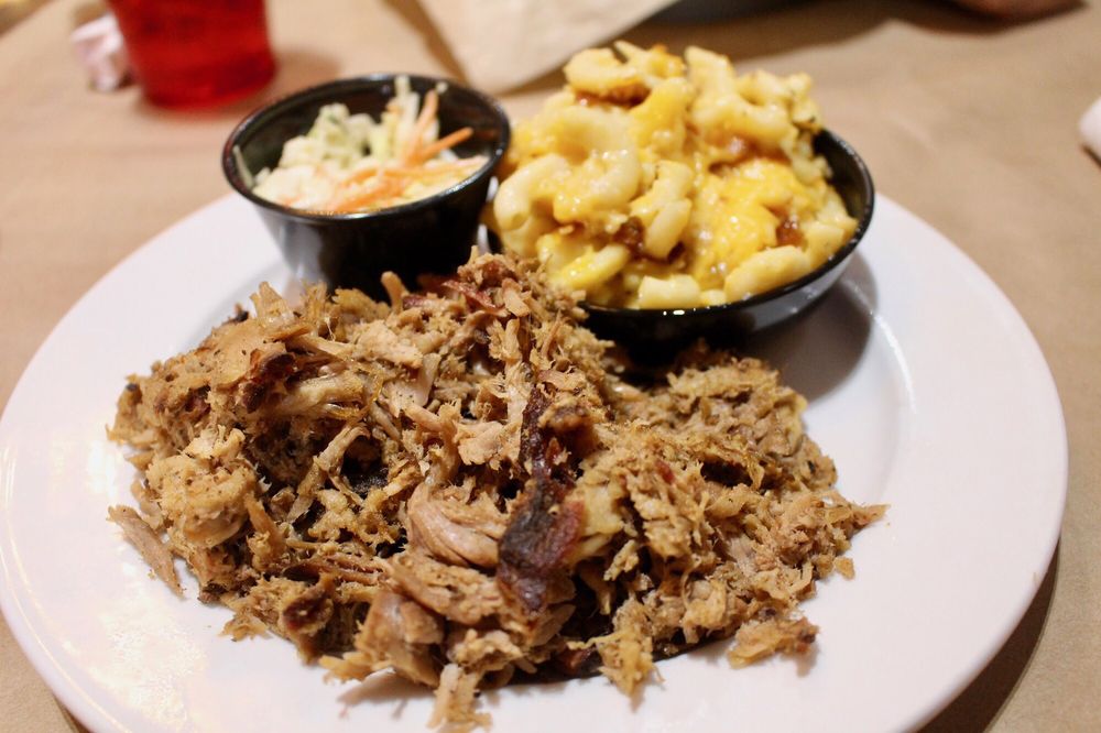 THE FISHIN’ PIG - 80 Photos & 169 Reviews - Barbeque - 117 Apple Tree ...