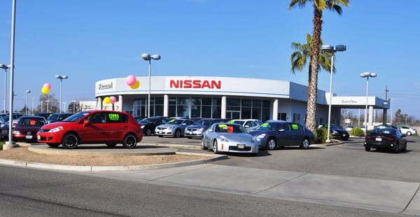 RAZZARI NISSAN - Updated January 2026 - 33 Photos & 77 Reviews - 1675 ...