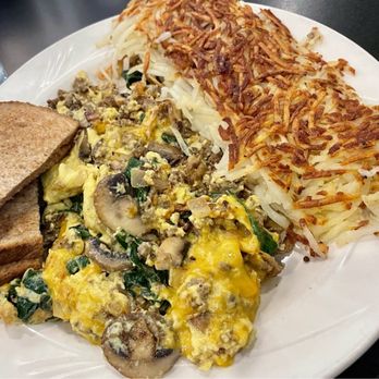 ELIOS FAMILY RESTAURANT - Updated September 2024 - 1965 Photos & 779 ...