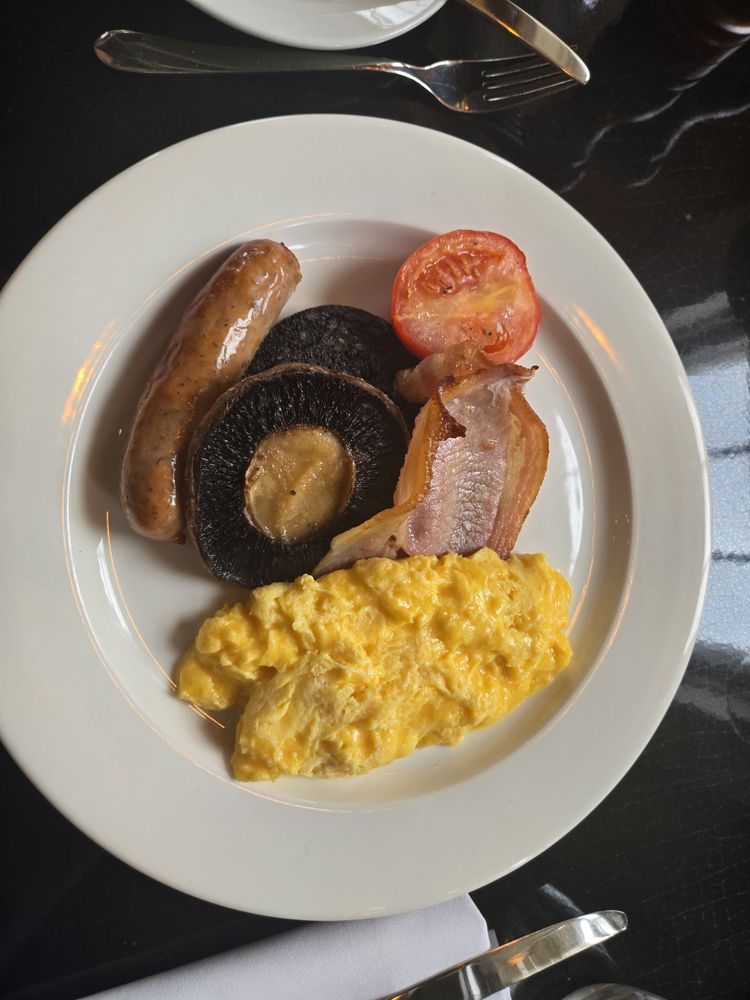 RAILS RESTAURANT & LITTLE BAR - Updated December 2025 - 120 Photos & 43 ...