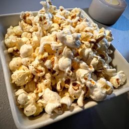 ELLINOR - Updated July 2025 - 65 Photos & 31 Reviews - 1016 E Pacific ...