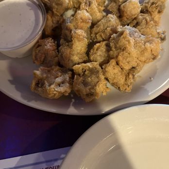 FRIENDLY TAVERN - Updated August 2025 - 404 Photos & 476 Reviews - 290 ...