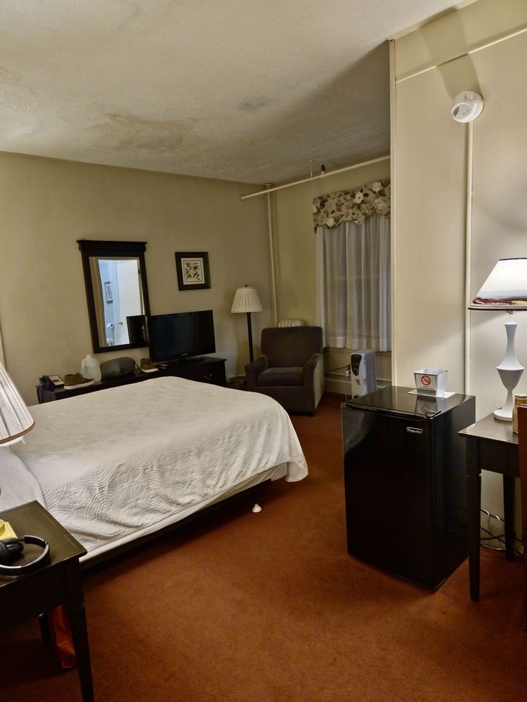 HOTEL COOLIDGE - Updated December 2025 - 72 Photos & 61 Reviews - 39 S ...