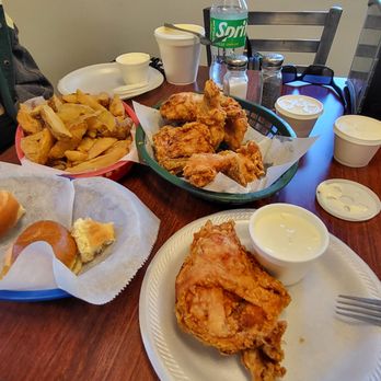 CHICKEN CONNECTION - Updated August 2025 - 25 Reviews - 600 E Main St ...