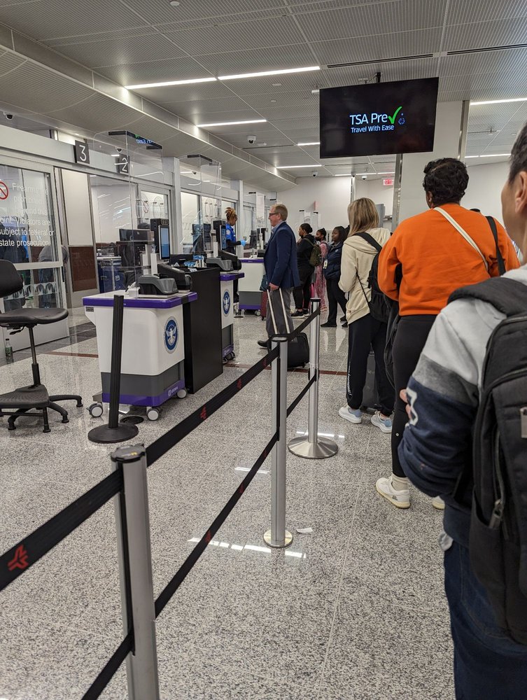 TSA CHECKPOINT MAIN - ATLANTA INTERNATIONAL AIRPORT - Updated July 2024 ...