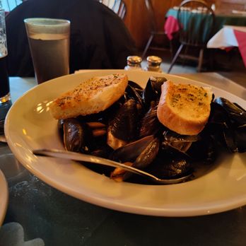 CLIFF’S ELBOW ROOM - Updated November 2025 - 112 Photos & 187 Reviews ...