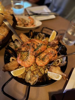 SI TAPAS - Updated October 2025 - 874 Photos & 857 Reviews - 2207 Allen ...