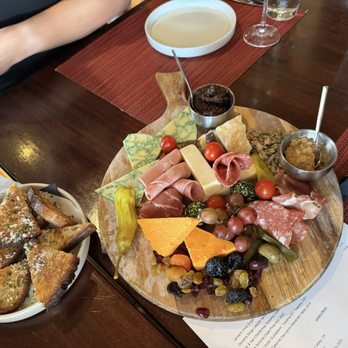 TARBELL’S THE TAVERN - Updated November 2025 - 233 Photos & 186 Reviews ...