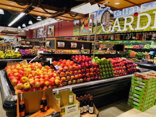 DORIS ITALIAN MARKET & BAKERY - Updated October 2025 - 228 Photos & 228 ...