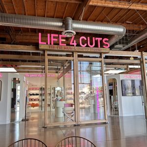 LIFE4CUTS - Updated December 2025 - 76 Photos & 78 Reviews - 6980 Beach Blvd, Buena Park ...