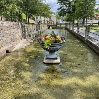 BERKELEY SPRINGS STATE PARK BATH HOUSE - Updated October 2024 - 100 ...