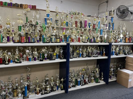 HOUSE OF TROPHIES & AWARDS - 34 Photos & 59 Reviews - Trophy Shops ...