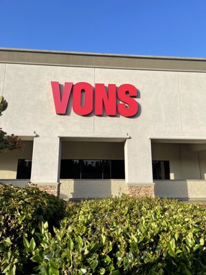 VONS - Updated May 2025 - 149 Photos & 162 Reviews - 561 N Glendale Ave ...