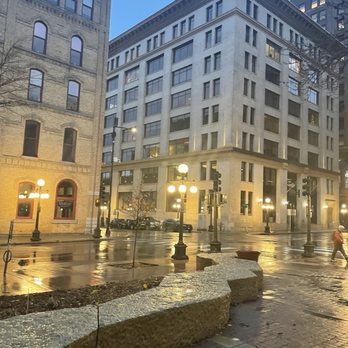 LOST FOX - Updated October 2025 - 133 Photos & 96 Reviews - 213 4th St ...