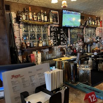 ROYCE - Updated June 2025 - 373 Photos & 262 Reviews - 115 Ridge St ...