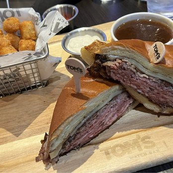 TOM’S WATCH BAR - NATIONAL HARBOR - Updated July 2025 - 130 Photos ...