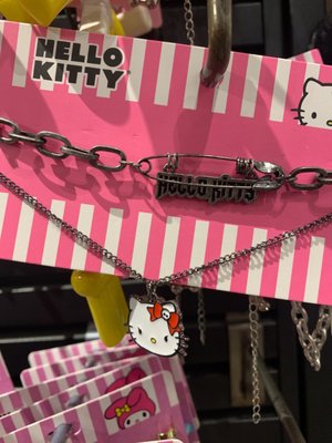 HOT TOPIC - Updated July 2025 - 24 Photos & 39 Reviews - 1640 Camino ...