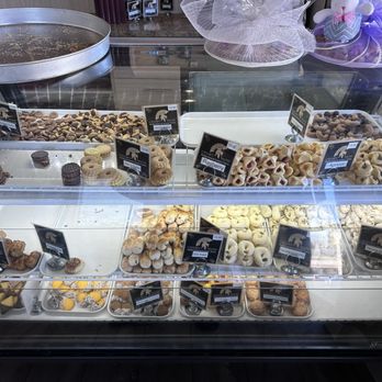 CAESAR’S PASTRY - Updated April 2025 - 189 Photos & 175 Reviews - 6660 ...
