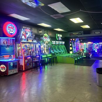 BIG PUTTS MINI GOLF - Updated July 2025 - 83 Photos & 38 Reviews - 4251 ...