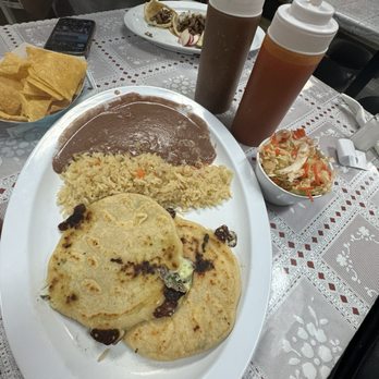 PUPUSA CENTRAL - Updated November 2025 - 363 Photos & 194 Reviews ...