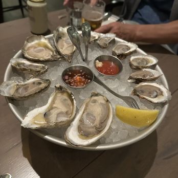 THE SALT LINE - BETHESDA - Seafood Restaurant - 7284 Woodmont Ave ...