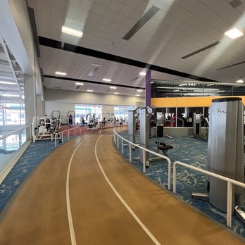 WELLMARK YMCA - Updated December 2025 - 13 Photos & 21 Reviews - 501 ...