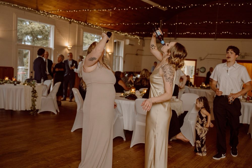 FREELAND HALL - Updated October 2025 - 11 Photos - 1515 E Shoreview Dr ...