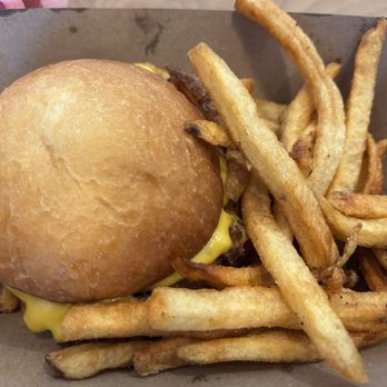 MOOYAH BURGERS, FRIES & SHAKES - Updated July 2025 - 91 Photos & 59 ...