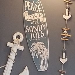 SANDY’S BEACH SHACK - Updated September 2024 - 1726 Photos & 1533 ...