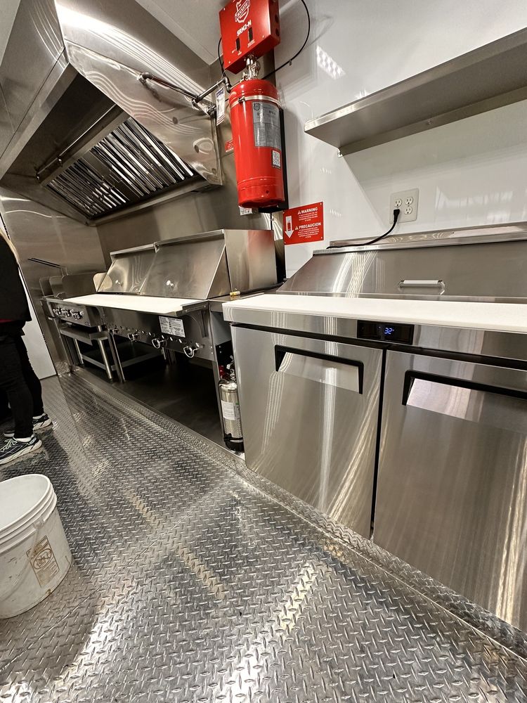 MAXI TRAILERS - Updated October 2025 - 24 Photos - 1350 Report Ave ...