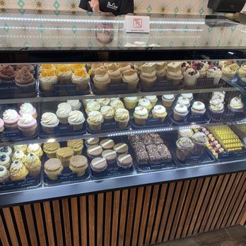 DOS CHRIS’ BAKERY & CHARCUTERIE - Updated September 2025 - 211 Photos ...