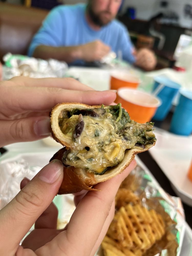 THE COURTSIDE CAFE - Updated July 2025 - 1364 Obrie St, Zwolle ...