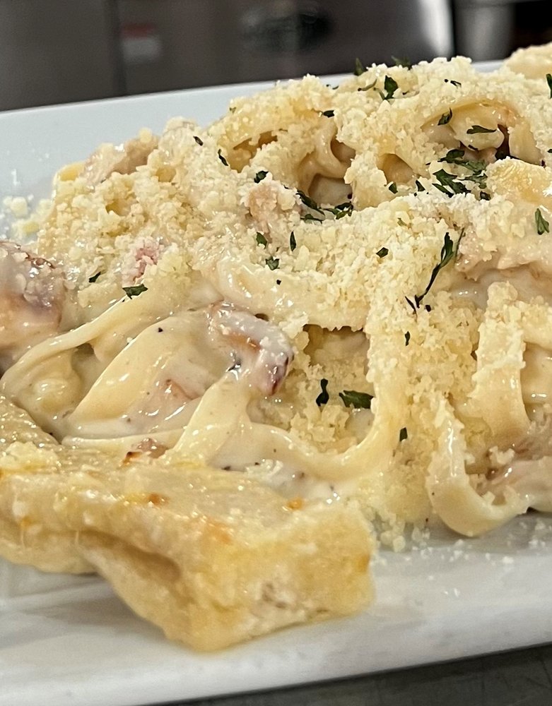 3 GUYS PIZZA & BREW - Updated July 2025 - 25 Photos & 20 Reviews - 210 ...